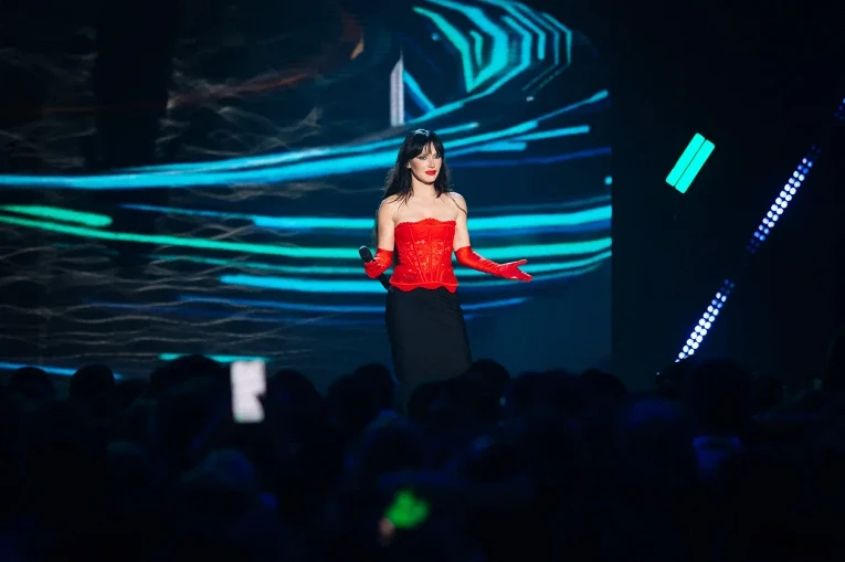 Anna Asti открыла Жара Cool Fest, а Ольга Бузова закрыла самый молодежный фестиваль - Рамблер ...